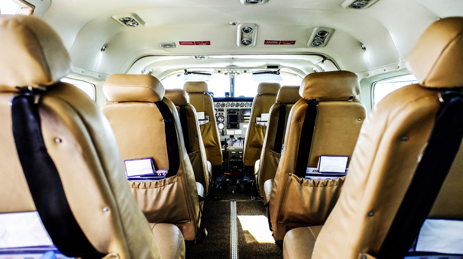 Scenic Seaplane Sightseeing flight in Abu Dhabi - Sightseeing Tours UAE